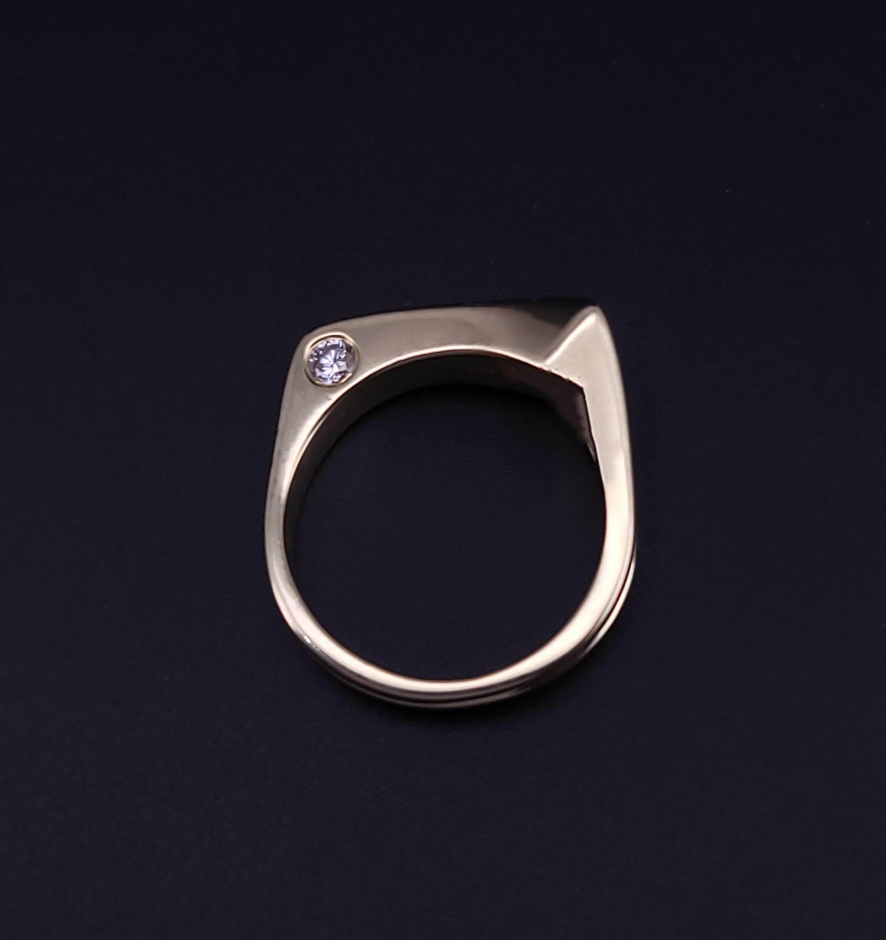 18K Yellow Gold Ring with 2 a round Diamond's – Crown Jewelers